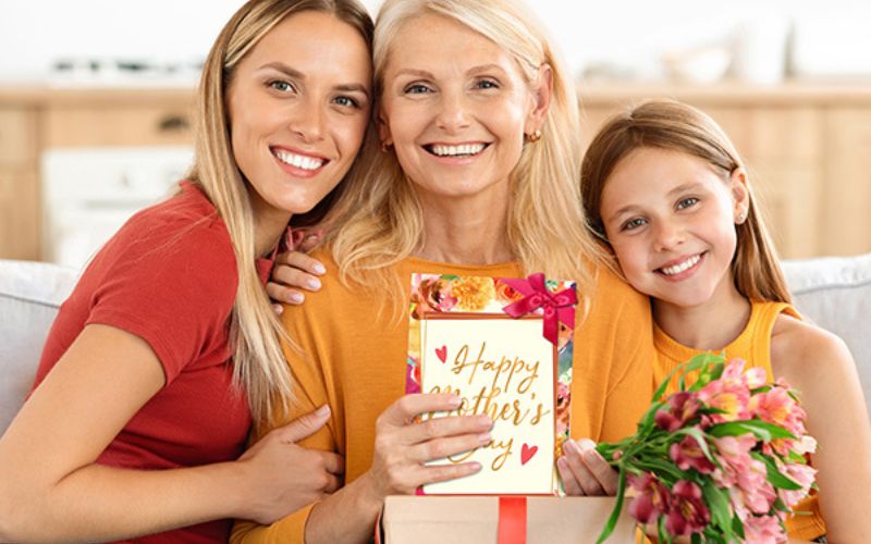 Celebrating Mom: Choosing the Perfect Mother’s Day Card – itsdecorably